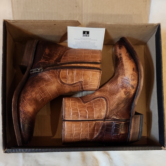 FRYE AND CO. | Shoes | Frye Billy Boot | Poshmark